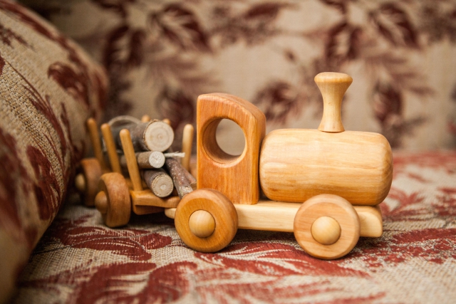 Игрушка из дерева - паровоз | Лес домой